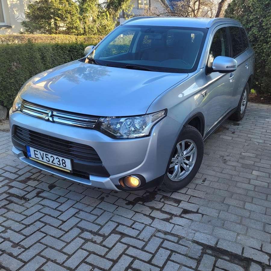 Pelēks Mitsubishi Outlander 2015 Viļņa, ar dzinēja tilpumu 2.00 L un nobraukumu 266 tūkst. km par 9300 €, foto 1 vietnē AUTOMOTO.COM.LV
