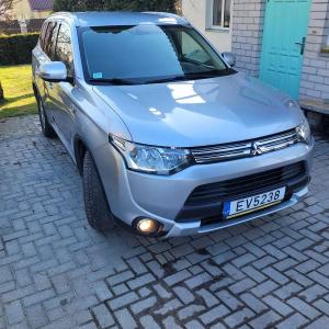Pelēks Mitsubishi Outlander 2015 Viļņa, ar dzinēja tilpumu 2.00 L un nobraukumu 266 tūkst. km par 9300 €, foto 3 vietnē AUTOMOTO.COM.LV