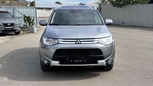 Grey Mitsubishi Outlander 2015 in Telschi, with an engine capacity of 2.27 L and mileage of 199 thousand km for 8300 €, photo 3 on AUTOMOTO.COM.LV
