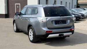 Grey Mitsubishi Outlander 2015 in Telschi, with an engine capacity of 2.27 L and mileage of 199 thousand km for 8300 €, photo 6 on AUTOMOTO.COM.LV