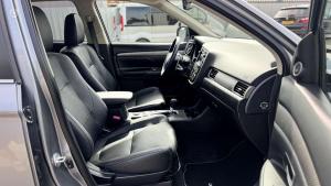 Grey Mitsubishi Outlander 2015 in Telschi, with an engine capacity of 2.27 L and mileage of 199 thousand km for 8300 €, photo 13 on AUTOMOTO.COM.LV