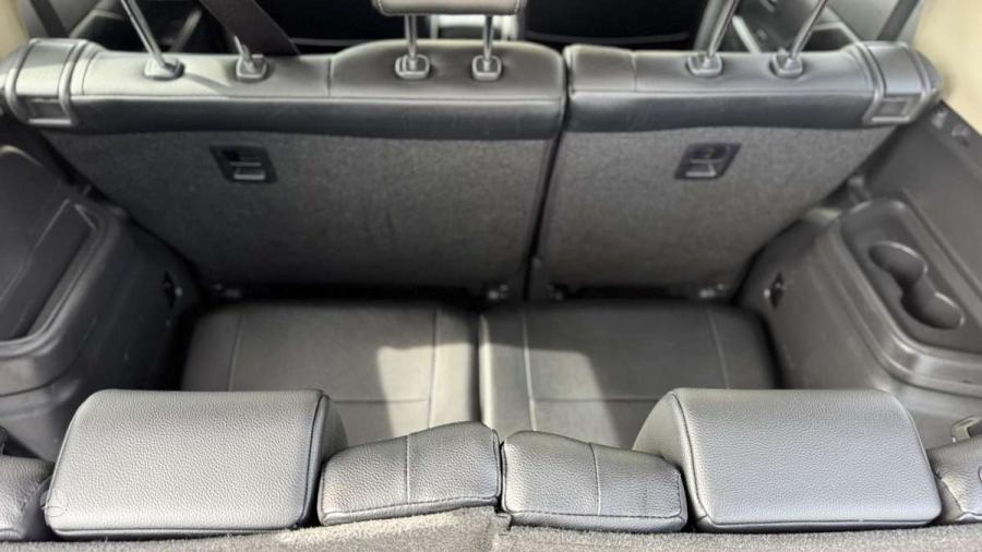 Grey Mitsubishi Outlander 2015 in Telschi, with an engine capacity of 2.27 L and mileage of 199 thousand km for 8300 €, photo 16 on AUTOMOTO.COM.LV
