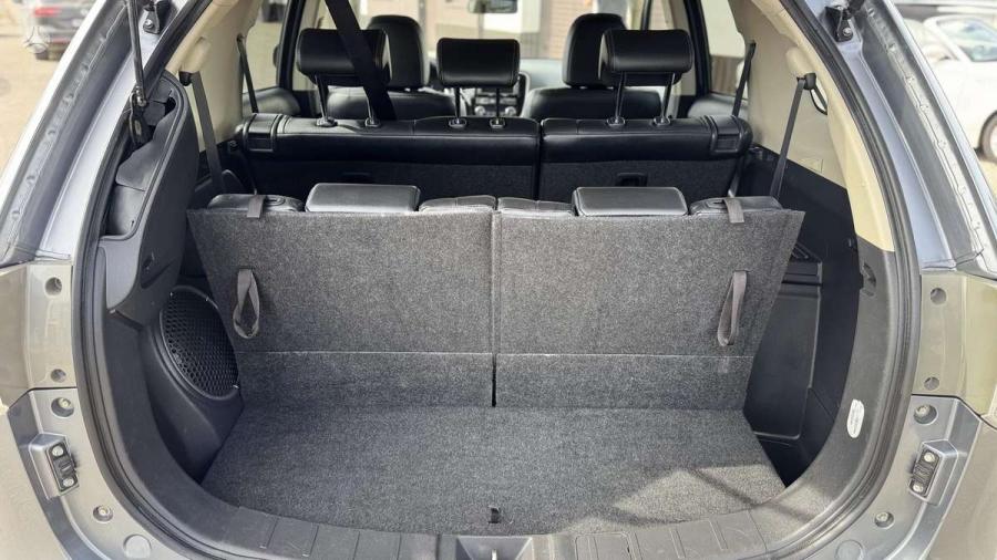 Grey Mitsubishi Outlander 2015 in Telschi, with an engine capacity of 2.27 L and mileage of 199 thousand km for 8300 €, photo 17 on AUTOMOTO.COM.LV