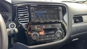 Grey Mitsubishi Outlander 2015 in Telschi, with an engine capacity of 2.27 L and mileage of 199 thousand km for 8300 €, photo 18 on AUTOMOTO.COM.LV
