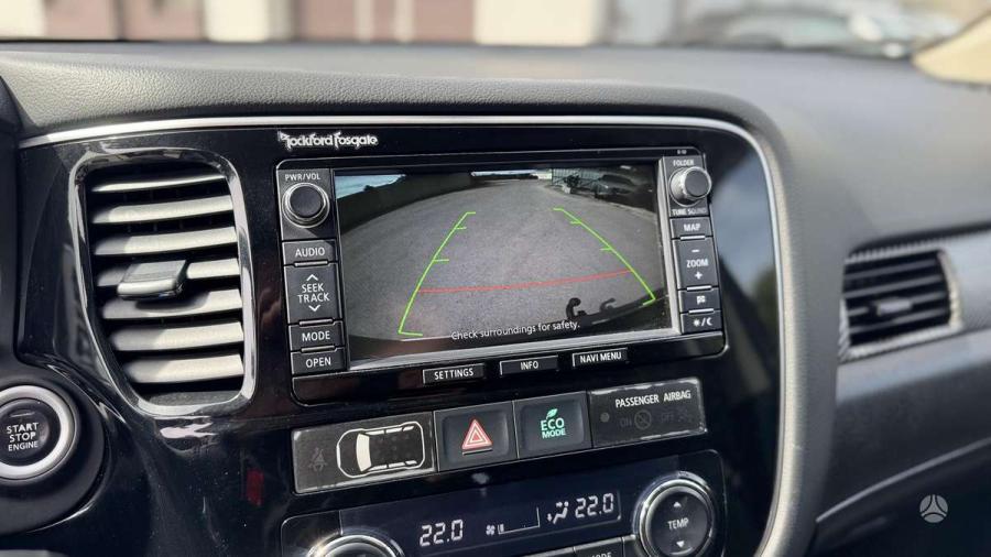 Grey Mitsubishi Outlander 2015 in Telschi, with an engine capacity of 2.27 L and mileage of 199 thousand km for 8300 €, photo 19 on AUTOMOTO.COM.LV