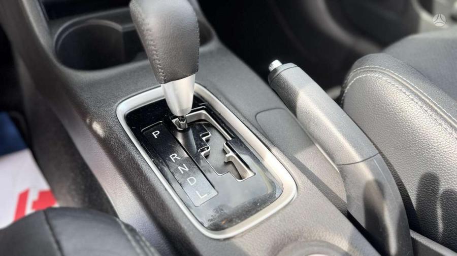 Grey Mitsubishi Outlander 2015 in Telschi, with an engine capacity of 2.27 L and mileage of 199 thousand km for 8300 €, photo 20 on AUTOMOTO.COM.LV