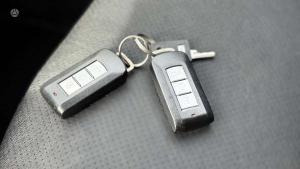 Grey Mitsubishi Outlander 2015 in Telschi, with an engine capacity of 2.27 L and mileage of 199 thousand km for 8300 €, photo 27 on AUTOMOTO.COM.LV