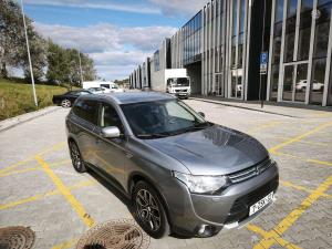 Grey Mitsubishi Outlander 2015 in Vilnius, with an engine capacity of 2.00 L and mileage of 241 thousand km for 8300 €, photo 3 on AUTOMOTO.COM.LV