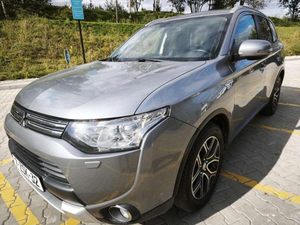 Pelēks Mitsubishi Outlander 2015 Viļņa, ar dzinēja tilpumu 2.00 L un nobraukumu 241 tūkst. km par 8300 €, foto 4 vietnē AUTOMOTO.COM.LV