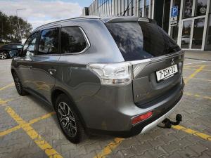Grey Mitsubishi Outlander 2015 in Vilnius, with an engine capacity of 2.00 L and mileage of 241 thousand km for 8300 €, photo 10 on AUTOMOTO.COM.LV