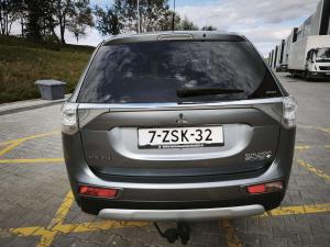 Grey Mitsubishi Outlander 2015 in Vilnius, with an engine capacity of 2.00 L and mileage of 241 thousand km for 8300 €, photo 11 on AUTOMOTO.COM.LV