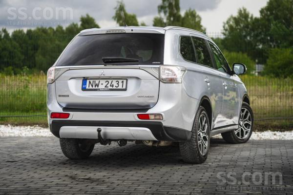 Pelēks Mitsubishi Outlander 2015 Rīga, ar dzinēja tilpumu 2.30 L un nobraukumu 314 tūkst. km par 7490 €, foto 7 vietnē AUTOMOTO.COM.LV