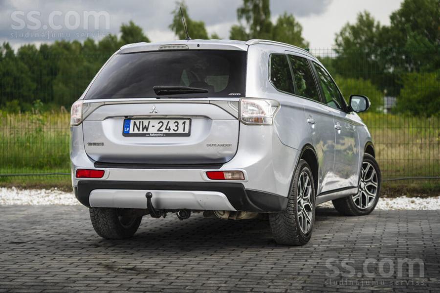 Pelēks Mitsubishi Outlander 2015 Rīga, ar dzinēja tilpumu 2.30 L un nobraukumu 314 tūkst. km par 7490 €, foto 7 vietnē AUTOMOTO.COM.LV