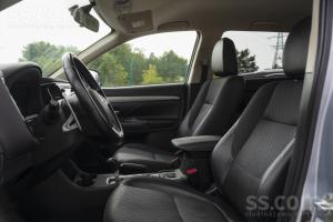 Pelēks Mitsubishi Outlander 2015 Rīga, ar dzinēja tilpumu 2.30 L un nobraukumu 314 tūkst. km par 7490 €, foto 9 vietnē AUTOMOTO.COM.LV