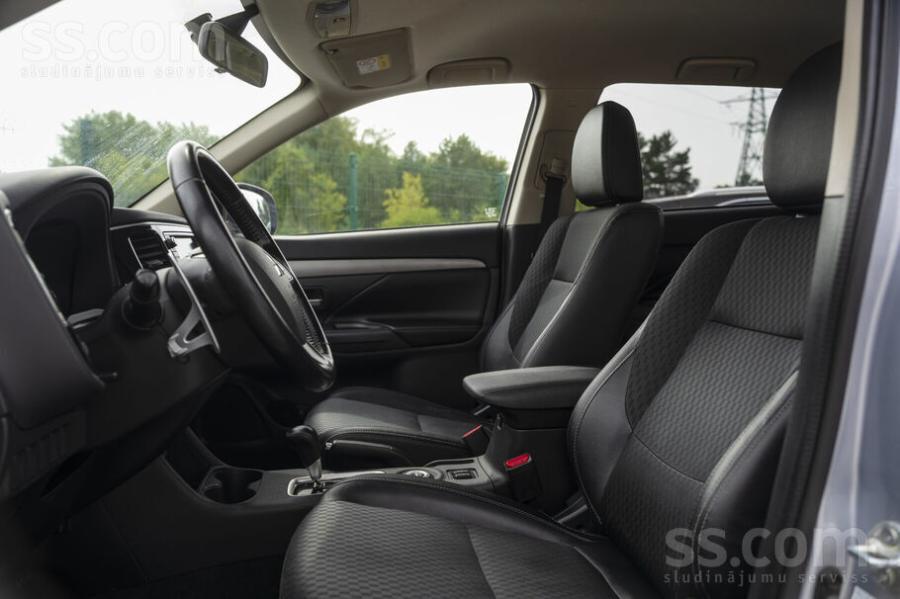 Pelēks Mitsubishi Outlander 2015 Rīga, ar dzinēja tilpumu 2.30 L un nobraukumu 314 tūkst. km par 7490 €, foto 9 vietnē AUTOMOTO.COM.LV