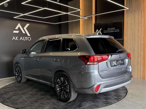 Pelēks Mitsubishi Outlander 2015 Kauņa, ar dzinēja tilpumu 2.00 L un nobraukumu 211 tūkst. km par 13490 €, foto 9 vietnē AUTOMOTO.COM.LV