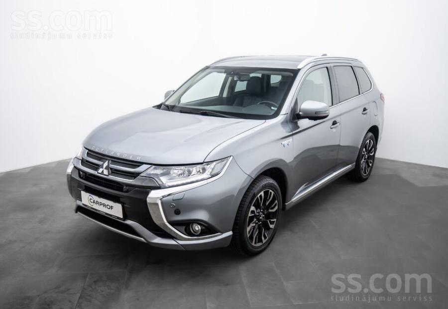 Pelēks Mitsubishi Outlander 2016 Tallina, ar dzinēja tilpumu 2.00 L un nobraukumu 183 tūkst. km par 13499 €, foto 1 vietnē AUTOMOTO.COM.LV