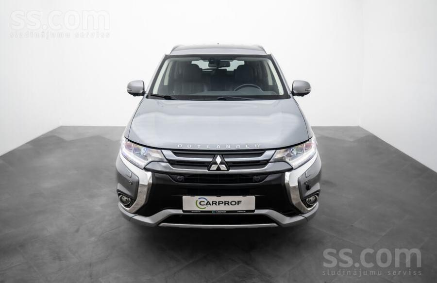 Pelēks Mitsubishi Outlander 2016 Tallina, ar dzinēja tilpumu 2.00 L un nobraukumu 183 tūkst. km par 13499 €, foto 2 vietnē AUTOMOTO.COM.LV