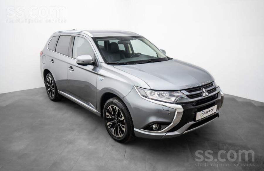 Pelēks Mitsubishi Outlander 2016 Tallina, ar dzinēja tilpumu 2.00 L un nobraukumu 183 tūkst. km par 13499 €, foto 3 vietnē AUTOMOTO.COM.LV