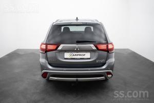 Pelēks Mitsubishi Outlander 2016 Tallina, ar dzinēja tilpumu 2.00 L un nobraukumu 183 tūkst. km par 13499 €, foto 5 vietnē AUTOMOTO.COM.LV