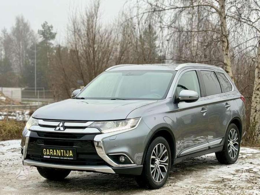Grey Mitsubishi Outlander 2016 in Siauliai, with an engine capacity of 2.27 L and mileage of 238 thousand km for 12550 €, photo 18 on AUTOMOTO.COM.LV