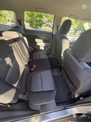 Grey Mitsubishi Outlander 2016 in Vilnius, with an engine capacity of 2.00 L and mileage of 104 thousand km for 16490 €, photo 7 on AUTOMOTO.COM.LV