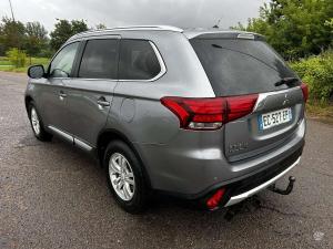 Grey Mitsubishi Outlander 2016 in Panevezys, with an engine capacity of 2.00 L and mileage of 257 thousand km for 8200 €, photo 5 on AUTOMOTO.COM.LV
