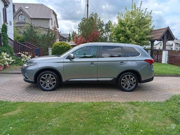Pelēks Mitsubishi Outlander 2016 Šauļi, ar dzinēja tilpumu 2.20 L un nobraukumu 174 tūkst. km par 11600 €, foto 4 vietnē AUTOMOTO.COM.LV