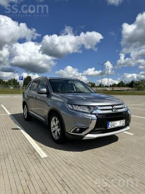 Grey Mitsubishi Outlander 2016 in Rezekne, with an engine capacity of 2.30 L and mileage of 176 thousand km for 12000 €, photo 3 on AUTOMOTO.COM.LV