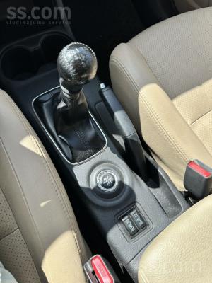 Grey Mitsubishi Outlander 2016 in Rezekne, with an engine capacity of 2.30 L and mileage of 176 thousand km for 12000 €, photo 10 on AUTOMOTO.COM.LV