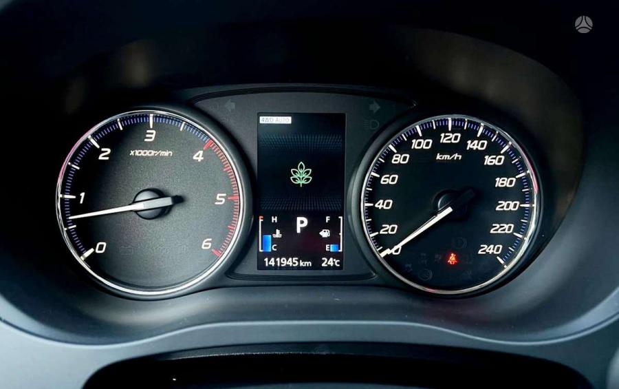 Grey Mitsubishi Outlander 2016 in Utena, with an engine capacity of 2.27 L and mileage of 141 thousand km for 13150 €, photo 4 on AUTOMOTO.COM.LV