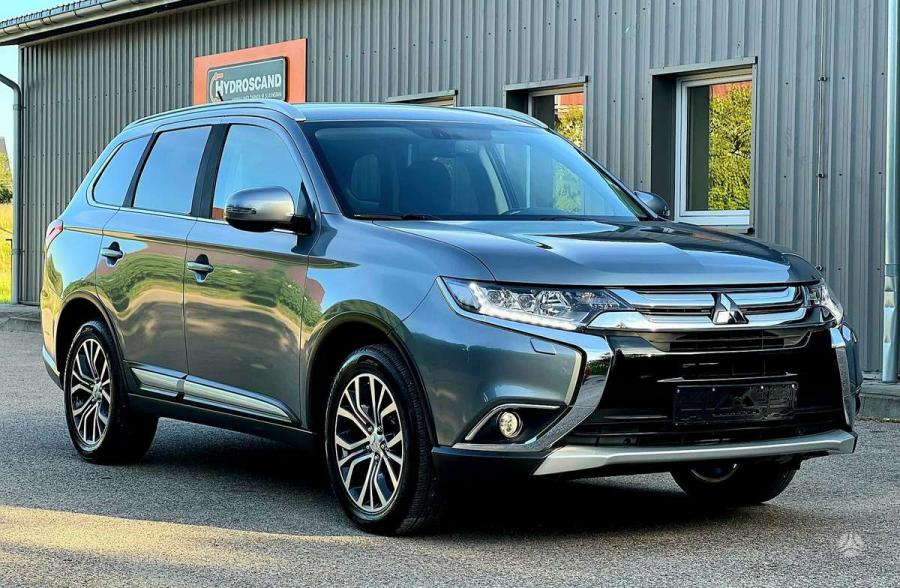 Grey Mitsubishi Outlander 2016 in Utena, with an engine capacity of 2.27 L and mileage of 141 thousand km for 13150 €, photo 12 on AUTOMOTO.COM.LV