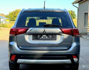 Grey Mitsubishi Outlander 2016 in Utena, with an engine capacity of 2.27 L and mileage of 141 thousand km for 13150 €, photo 14 on AUTOMOTO.COM.LV