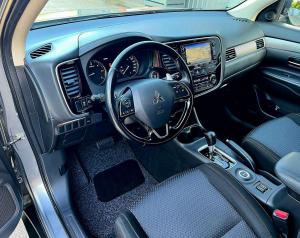 Grey Mitsubishi Outlander 2016 in Utena, with an engine capacity of 2.27 L and mileage of 141 thousand km for 13150 €, photo 15 on AUTOMOTO.COM.LV