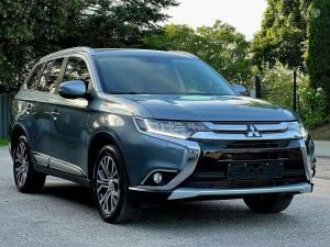 Grey Mitsubishi Outlander 2016 in Utena, with an engine capacity of 2.27 L and mileage of 141 thousand km for 13150 €, photo 16 on AUTOMOTO.COM.LV