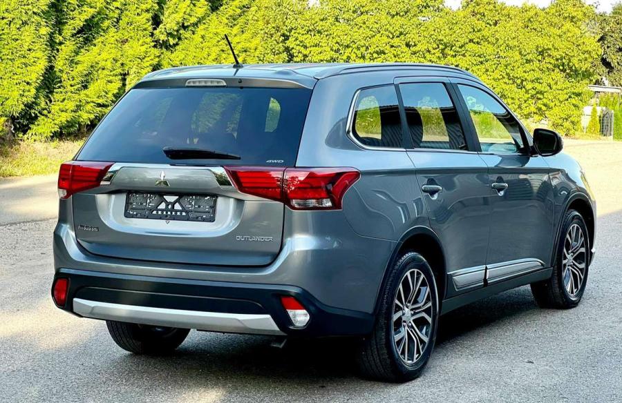 Grey Mitsubishi Outlander 2016 in Utena, with an engine capacity of 2.27 L and mileage of 141 thousand km for 13150 €, photo 18 on AUTOMOTO.COM.LV