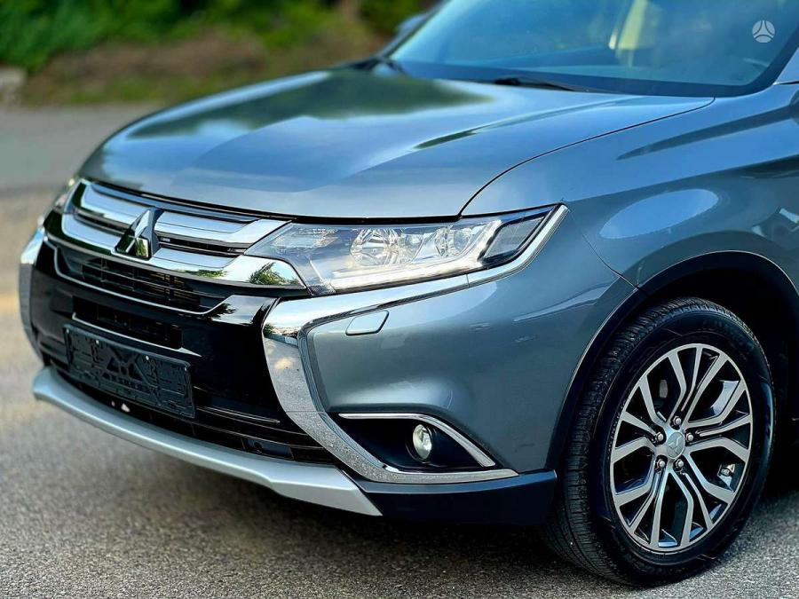 Grey Mitsubishi Outlander 2016 in Utena, with an engine capacity of 2.27 L and mileage of 141 thousand km for 13150 €, photo 35 on AUTOMOTO.COM.LV