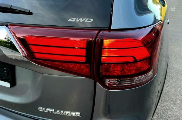 Pelēks Mitsubishi Outlander 2016 Utena, ar dzinēja tilpumu 2.27 L un nobraukumu 140 tūkst. km par 13150 €, foto 6 vietnē AUTOMOTO.COM.LV