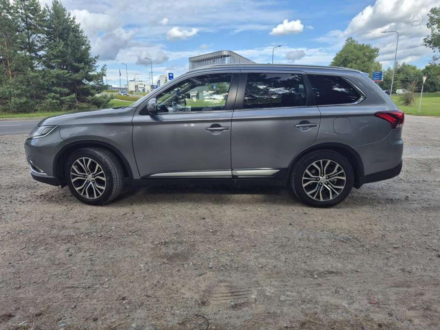 Pelēks Mitsubishi Outlander 2016 Viļņa, ar dzinēja tilpumu 2.00 L un nobraukumu 201 tūkst. km par 14000 €, foto 1 vietnē AUTOMOTO.COM.LV