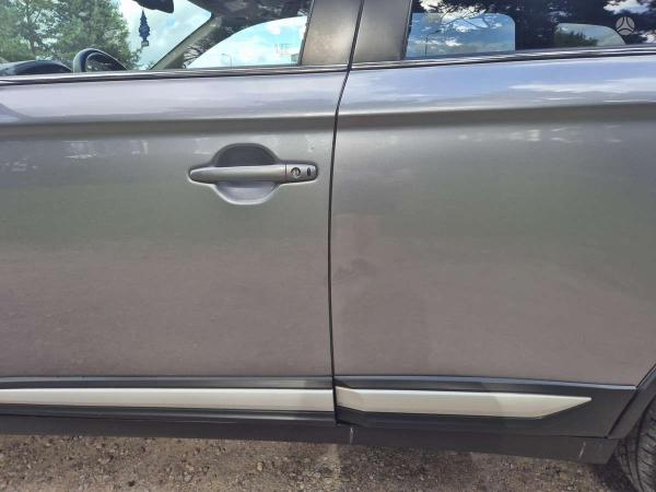 Pelēks Mitsubishi Outlander 2016 Viļņa, ar dzinēja tilpumu 2.00 L un nobraukumu 201 tūkst. km par 14000 €, foto 3 vietnē AUTOMOTO.COM.LV