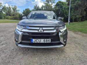 Pelēks Mitsubishi Outlander 2016 Viļņa, ar dzinēja tilpumu 2.00 L un nobraukumu 201 tūkst. km par 14000 €, foto 7 vietnē AUTOMOTO.COM.LV