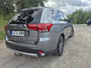 Pelēks Mitsubishi Outlander 2016 Viļņa, ar dzinēja tilpumu 2.00 L un nobraukumu 201 tūkst. km par 14000 €, foto 9 vietnē AUTOMOTO.COM.LV