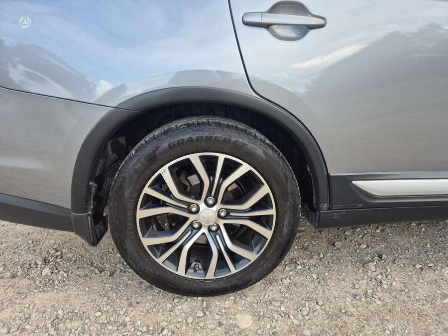 Pelēks Mitsubishi Outlander 2016 Viļņa, ar dzinēja tilpumu 2.00 L un nobraukumu 201 tūkst. km par 14000 €, foto 10 vietnē AUTOMOTO.COM.LV