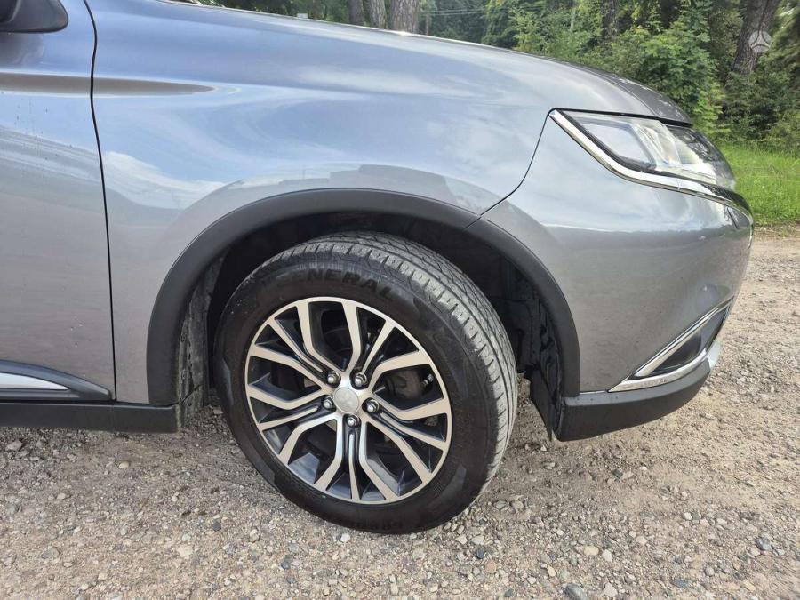 Pelēks Mitsubishi Outlander 2016 Viļņa, ar dzinēja tilpumu 2.00 L un nobraukumu 201 tūkst. km par 14000 €, foto 12 vietnē AUTOMOTO.COM.LV
