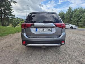 Pelēks Mitsubishi Outlander 2016 Viļņa, ar dzinēja tilpumu 2.00 L un nobraukumu 201 tūkst. km par 14000 €, foto 13 vietnē AUTOMOTO.COM.LV