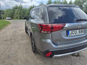 Pelēks Mitsubishi Outlander 2016 Viļņa, ar dzinēja tilpumu 2.00 L un nobraukumu 201 tūkst. km par 14000 €, foto 16 vietnē AUTOMOTO.COM.LV
