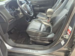 Pelēks Mitsubishi Outlander 2016 Viļņa, ar dzinēja tilpumu 2.00 L un nobraukumu 201 tūkst. km par 14000 €, foto 21 vietnē AUTOMOTO.COM.LV