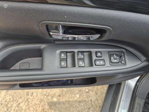 Pelēks Mitsubishi Outlander 2016 Viļņa, ar dzinēja tilpumu 2.00 L un nobraukumu 201 tūkst. km par 14000 €, foto 23 vietnē AUTOMOTO.COM.LV