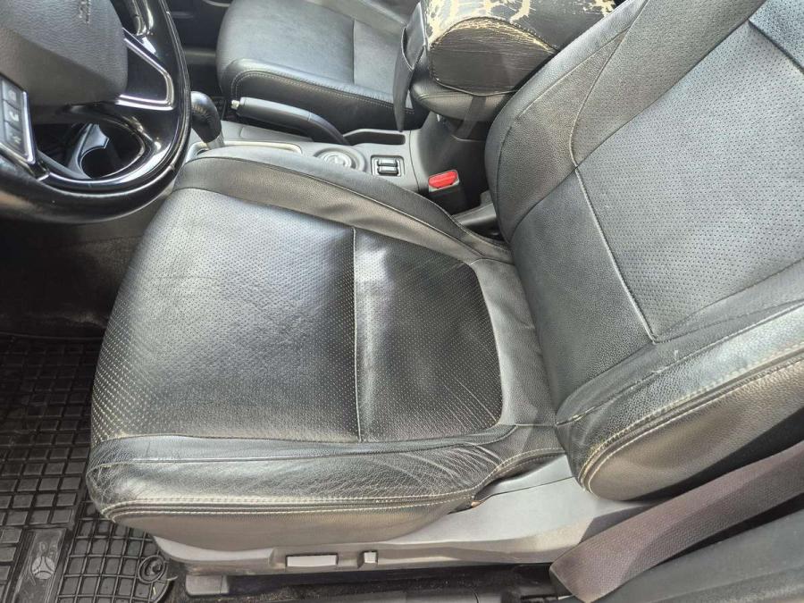 Pelēks Mitsubishi Outlander 2016 Viļņa, ar dzinēja tilpumu 2.00 L un nobraukumu 201 tūkst. km par 14000 €, foto 25 vietnē AUTOMOTO.COM.LV