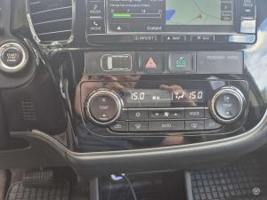 Pelēks Mitsubishi Outlander 2016 Viļņa, ar dzinēja tilpumu 2.00 L un nobraukumu 201 tūkst. km par 14000 €, foto 28 vietnē AUTOMOTO.COM.LV